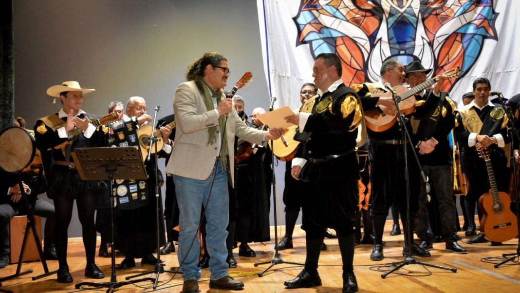 Tuna Nicolaita: Seis Décadas de Cultura Musical Universitaria - www ...